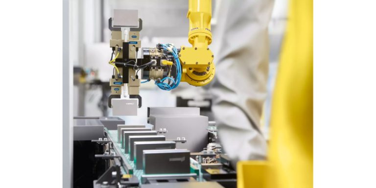 Flexible Workpiece Handling for Robots from SCHUNK - Mechatronics Canada